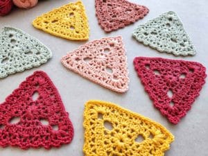 Floral Crochet Triangle Bunting Pattern (Free) - Made by Gootie